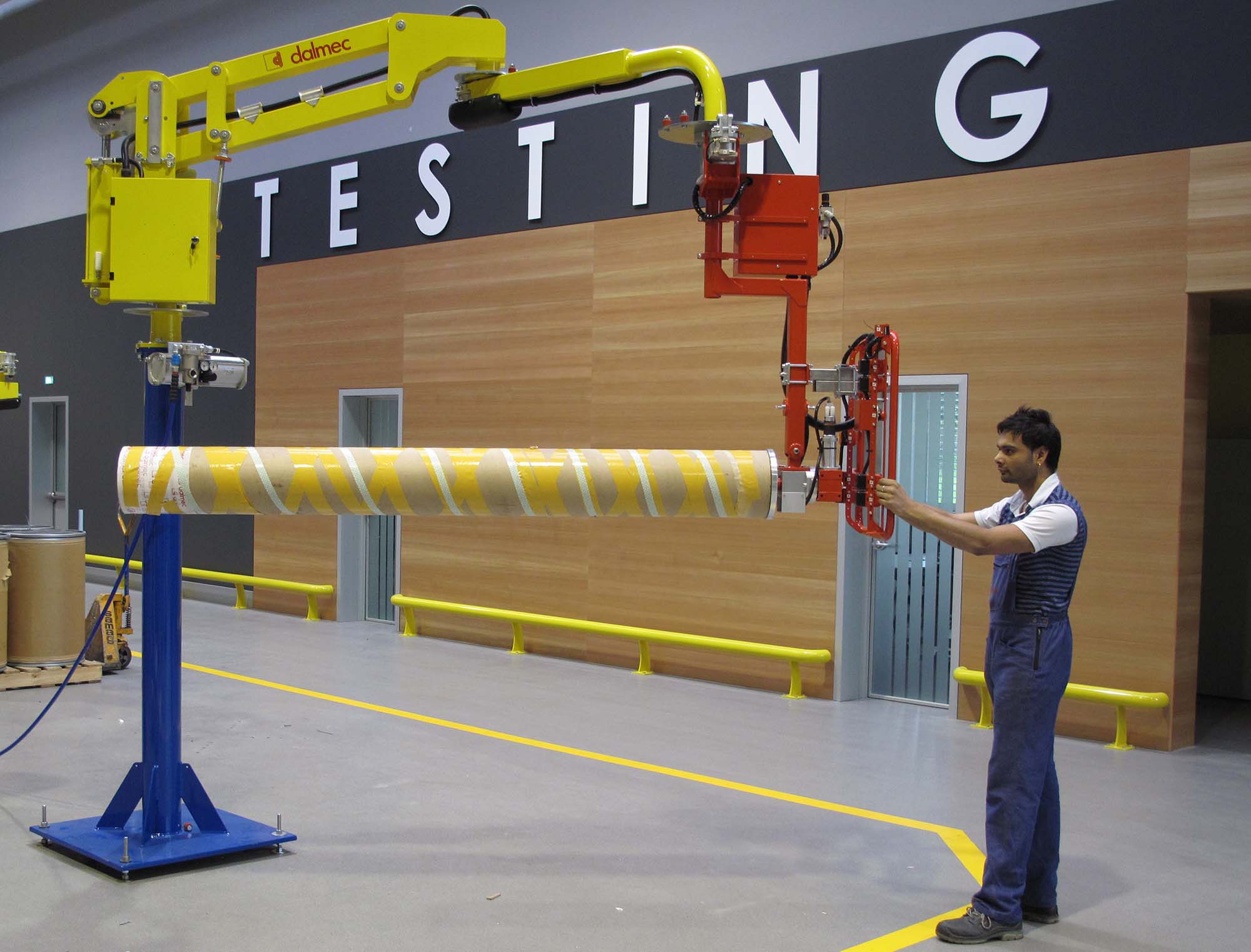 Lifting arm in industry - Vũ Lê Tech