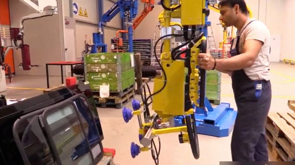 Dalmec manipulator with auto glass - Vũ Lê Tech